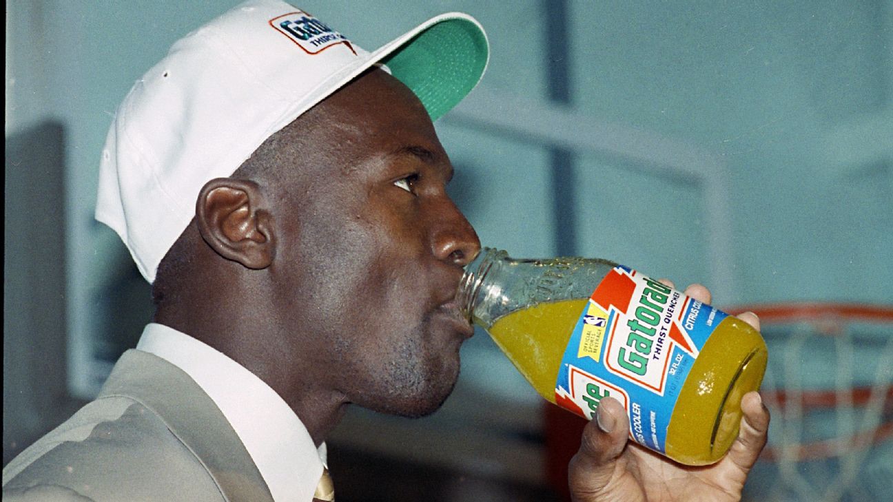 The Iconic Gatorade Shower: How Brand Partnerships have Rooted Sports ...